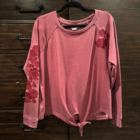 Ariat | Tops | Ariat Womens Rose Pink Sweatshirt With Floral Accents ...